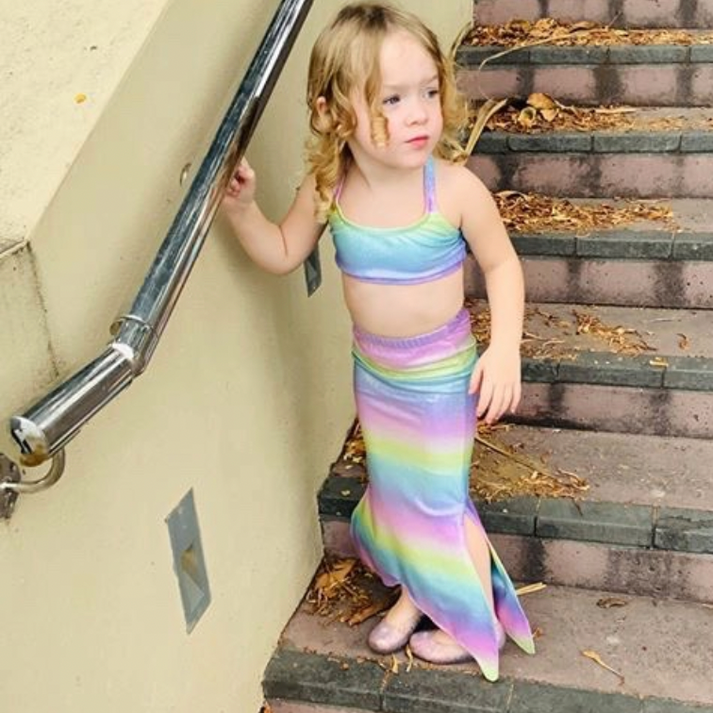 Walkable Full Mermaid Outfit – Missty Mermaid Tails / GPT Custom Lights
